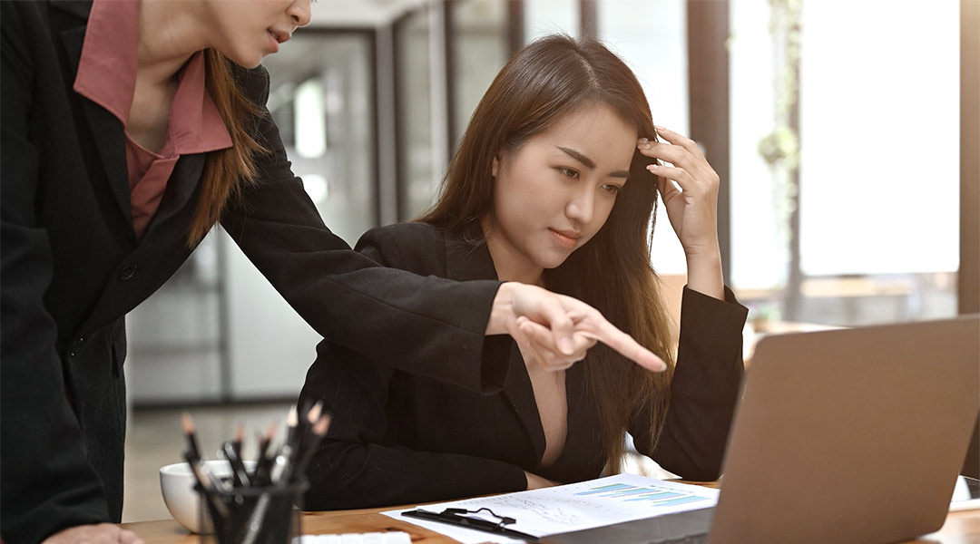 Micromanagement in the Workplace - How to Identify & Overcome